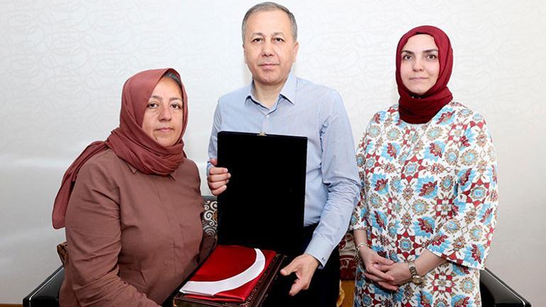 Bakan Yerlikaya, şehit olan çarşı ve mahalle bekçisi Halil Kara'nın ...