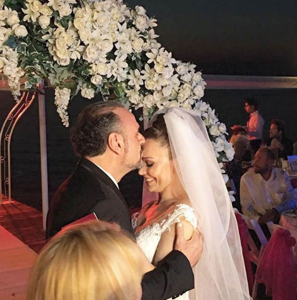 Hakan Aysev ile Banu Karaca evlendi - Magazin Haberleri