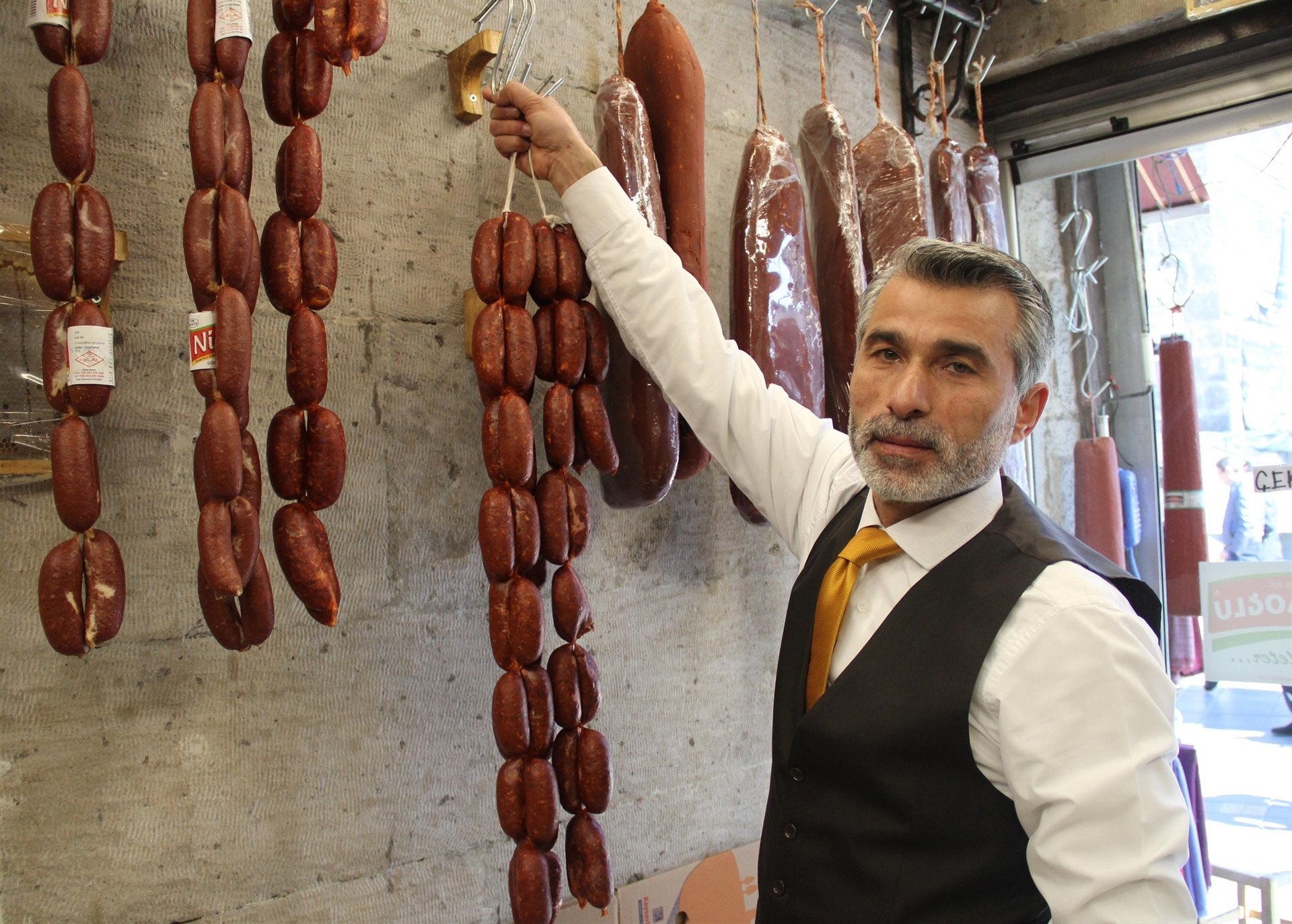Sucuğu pişirirken bunlara dikkat: Düz dilimlemeyin, tavaya yağ koymayın ...
