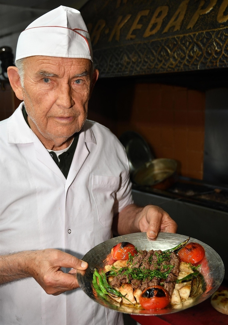Manisa’nın 300 yıllık lezzeti: Manisa kebabı - Hürriyet Lezizz