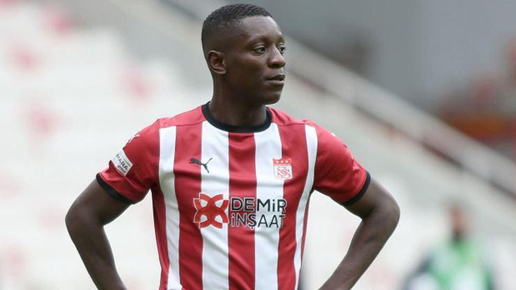 Sakaryaspor, Sivasspor, Gaziantep FK ve Amedspor'da oynamıştı... Bakan ...