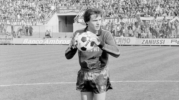 Dünya Kupası'nın en uzun süre gol yemeyen kalecisi Zenga - Spor Haberleri