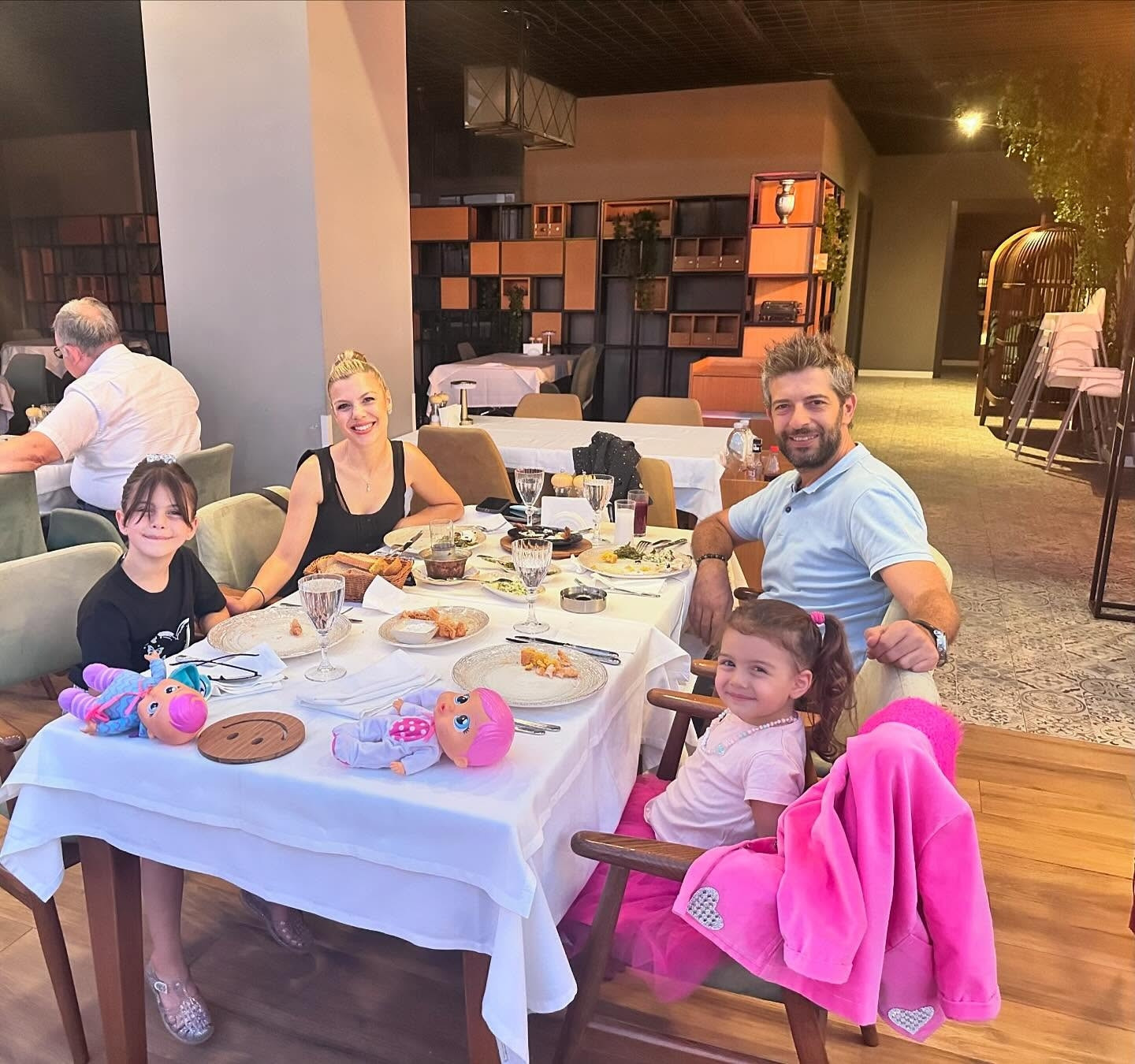 Sette başlayan aşk mutlu bir yuvaya dönüştü... Duru Peri artık 4 ...