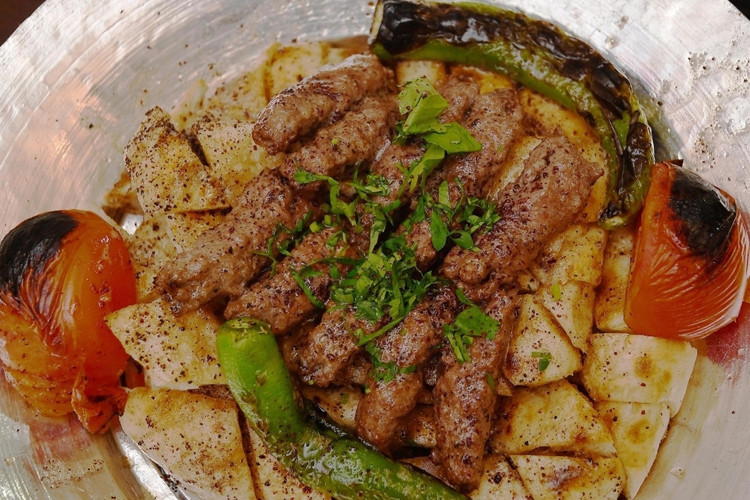 Manisa’nın 300 yıllık lezzeti: Manisa kebabı - Hürriyet Lezizz