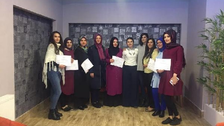 Pursaklar Haberleri - Saray Hanım Evi'nde 104 hanım daha sertifika aldı ...