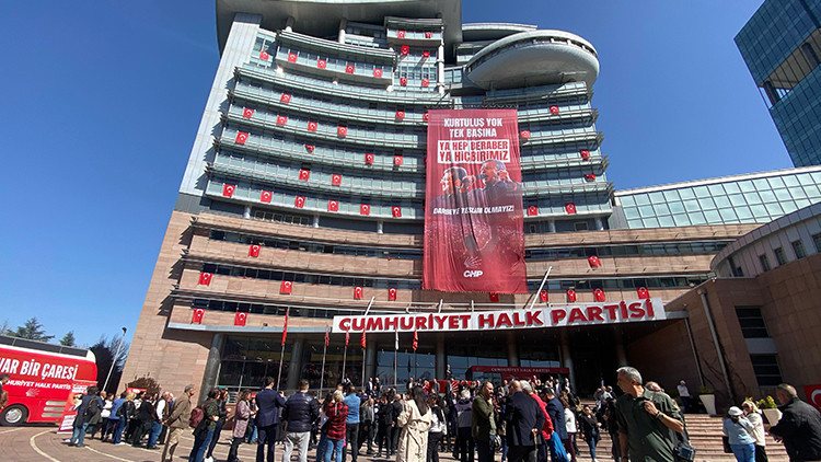 Cumhuriyet Halk Partisi Genel Merkezi'nde imza kampanyası - Son Dakika ...