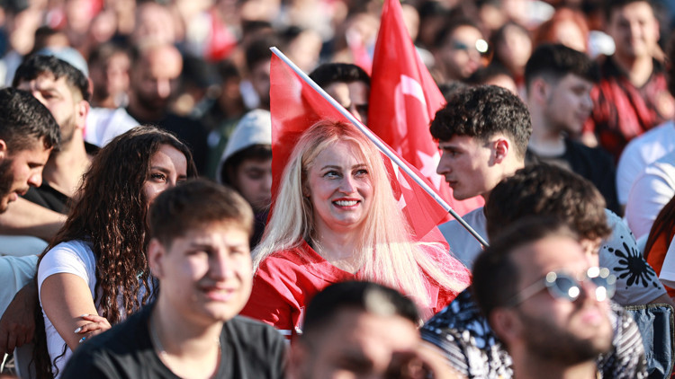 Adana Haberleri - Adana ve çevre illerde A Milli Futbol Takımı'nın maçı ...