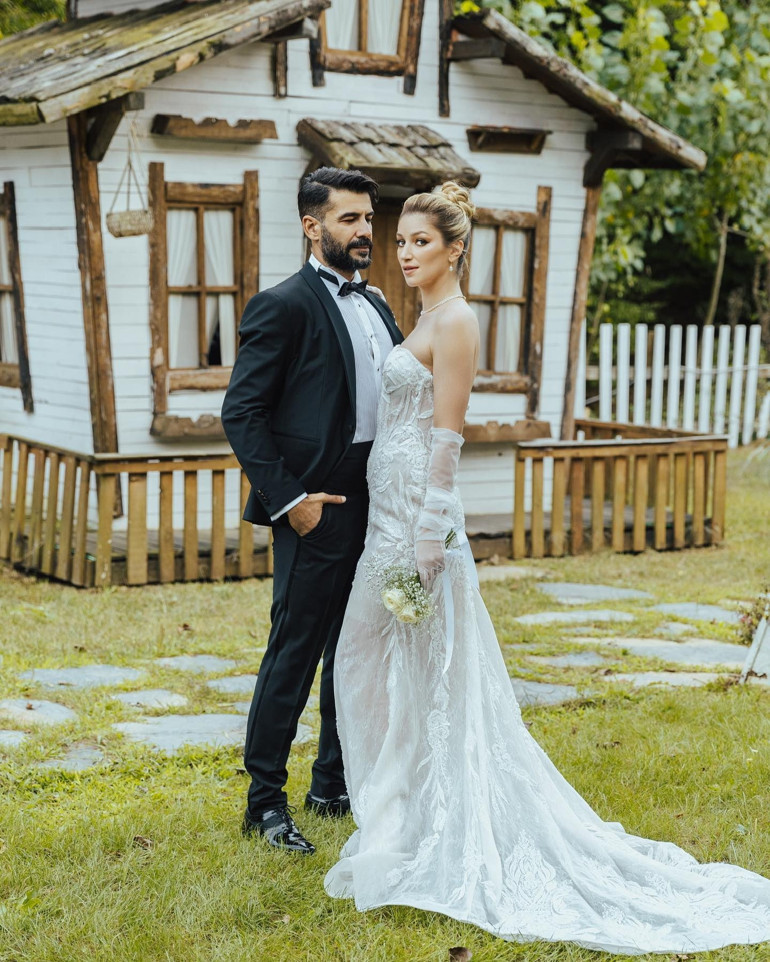 Oyuncu Rüzgar Aksoy ve sevgilisi Yasemin Sancaklı evlendi! - Magazin Hayat
