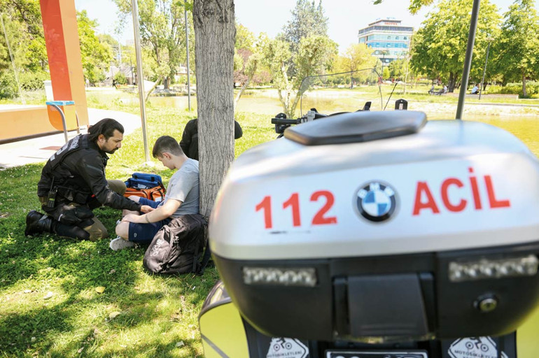 ‘Moto-ambulans’ hızır gibi yetişiyor - Son Dakika Haber