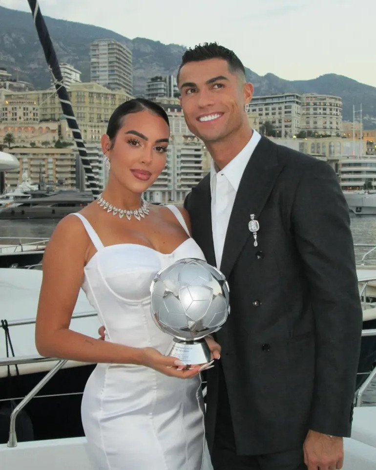 $3 Million Engagement Ring: Footballer's Decade-Long Proposal - Archysport