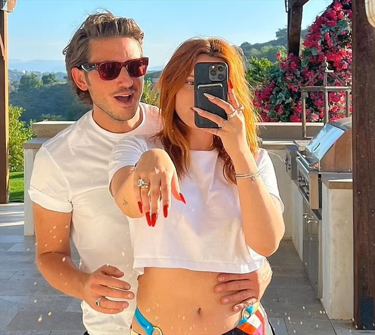 Nişanlanırken sevgilisi ona 5 ayrı yüzük birden almıştı… İki yıl geçti ...